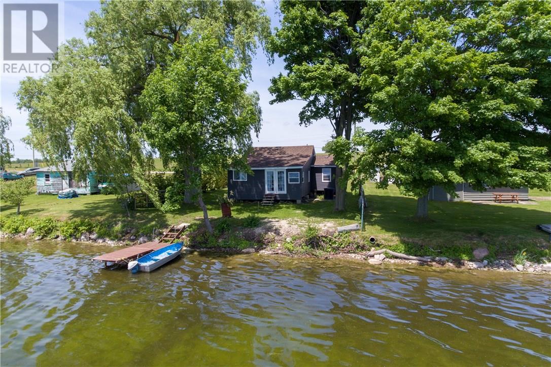 19570576-LargePhoto-1 | Go With Royal